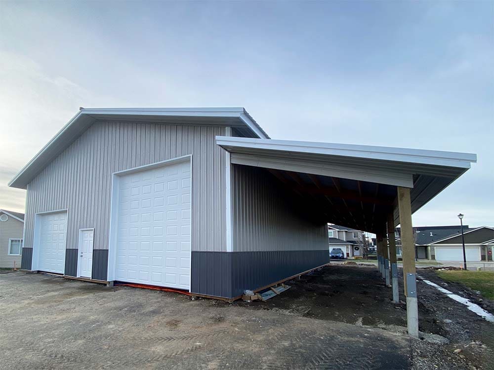 #13549 - 40 x 60 x 16 Residential Metal Pole Building with a Lean-to in ...